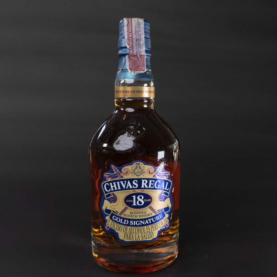 WHISKY CHIVAS REGAL 18 A?OS X 700 CC - El Patron Ibagué